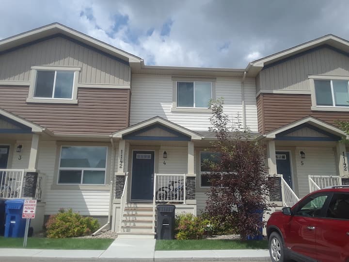 Inviting Ns Br&ba In Bsmt W/netflix,prime,free Pkg - Lethbridge
