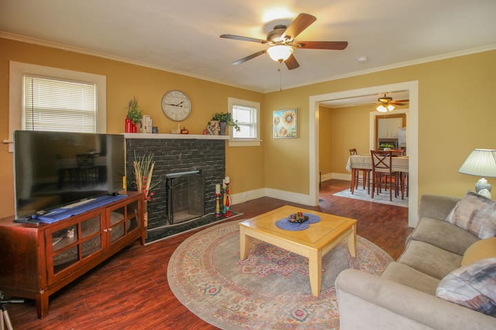 Two Br House Close To Boone Hospital And Downtown - Columbia, MO