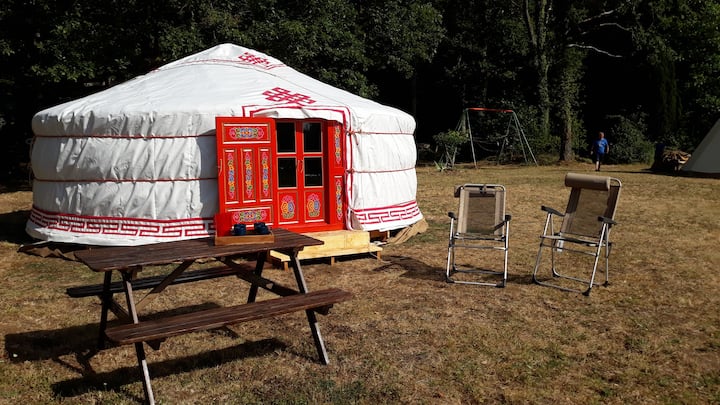 Une Yourte Avec Vue Sur Le Lac Du Der - Lac du Der-Chantecoq