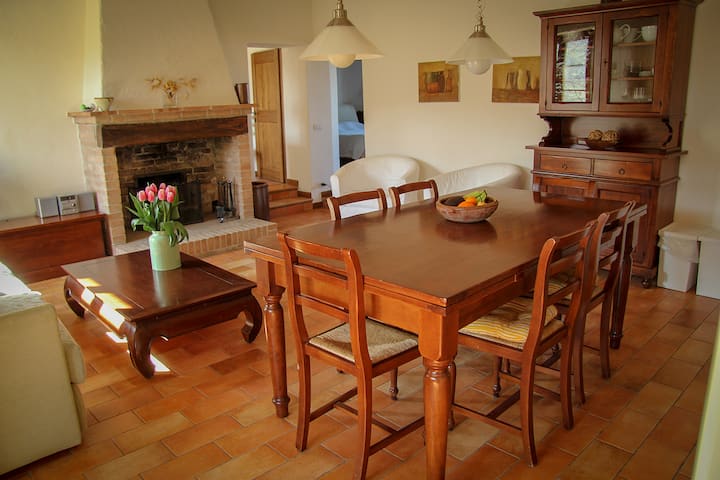 Alloro: Soggiorno Con Piscina E Vista..mozzafiato! - Urbino