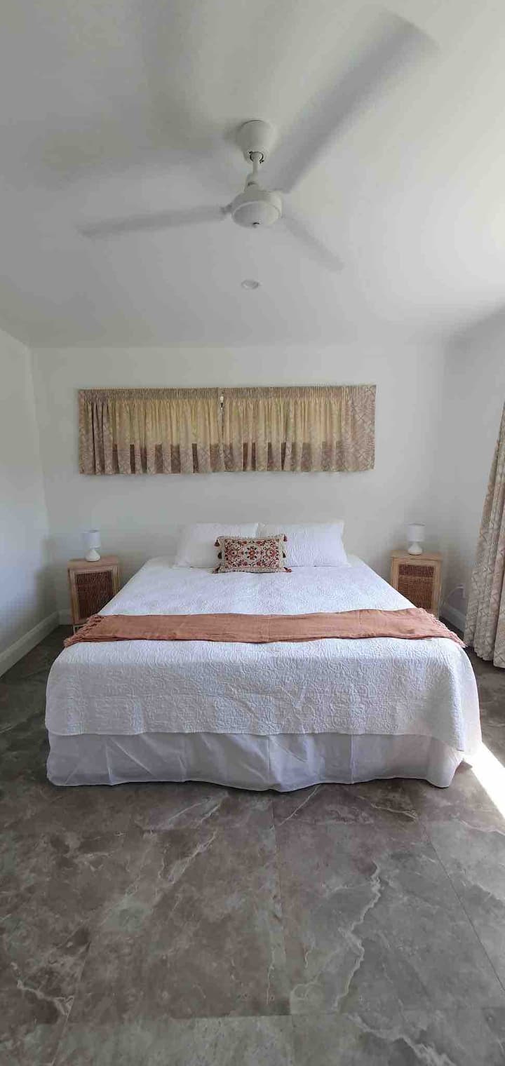 New And Modern Fully Furnished 1 Bedroom Home - Cook Islands