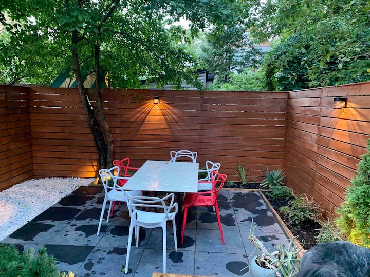 Urban Oasis With A Touch Of Charm - Toronto