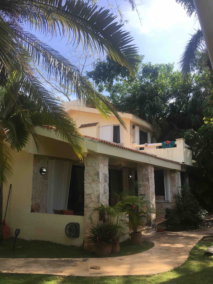 Beautiful House With Private Yard - Puerto Aventuras