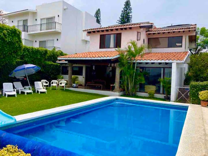 Se Renta Casa En Fraccionamiento Lomas De Cocoyoc! - Cocoyoc