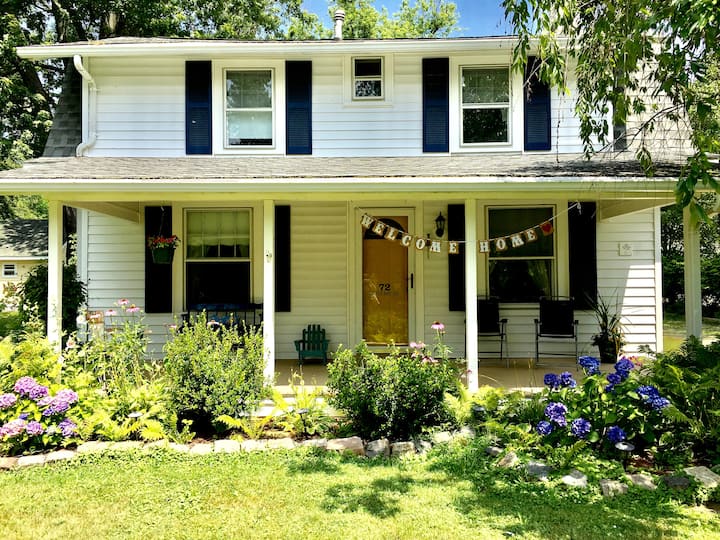 Charming Cottage By The Lake - Evangola State Park, Irving