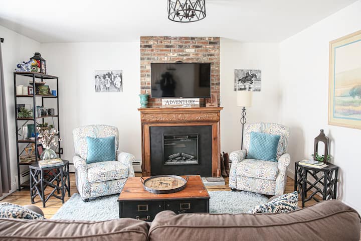 1850s Cozy Village Home-walk To Town-5 Mins Hits - Saugerties, NY