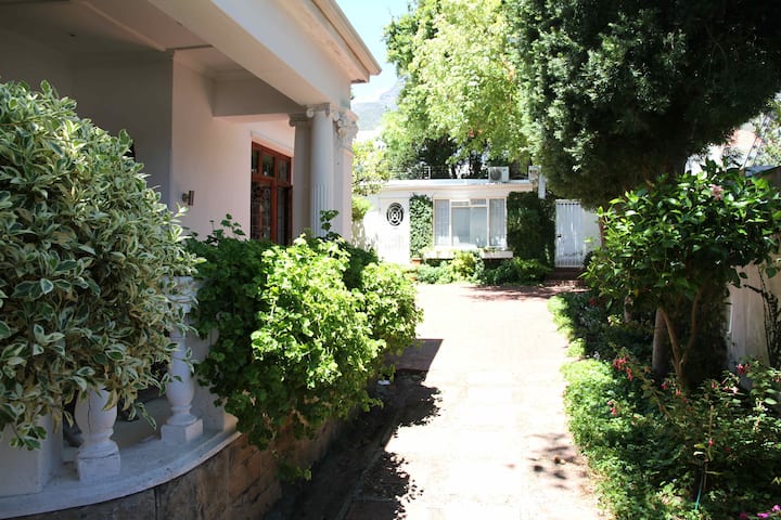 Gorgeous Family Home City Bowl Cape Town - Camps Bay