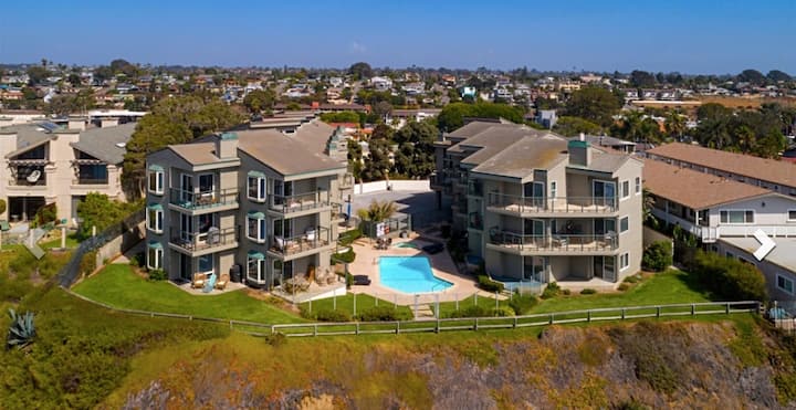 Luxury Executive Oceanfront Condo - Terrific Views - Encinitas, CA