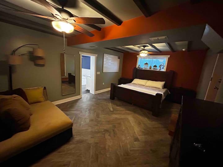 Spacious Room & Bathroom W/parking & Tv - Lakeland, FL