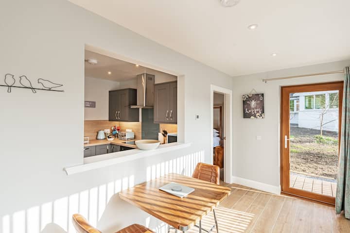 Kestrel Lodge 3 With Hot Tub, Sleeping 2 - Newton Stewart