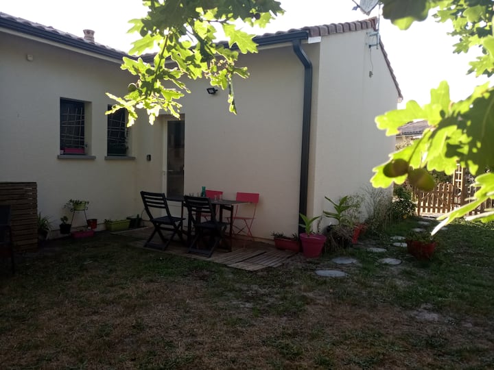 Petite Maison Avec Jardin Entre Lac Et Village - Hourtin