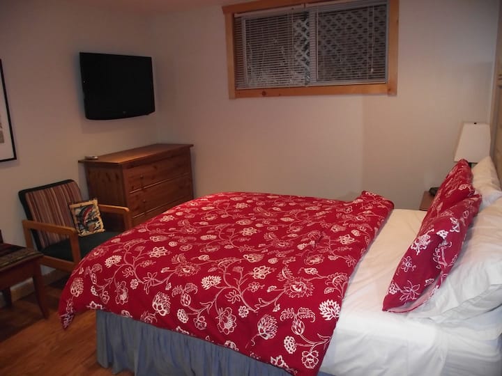 Blue Moose Guest House - 