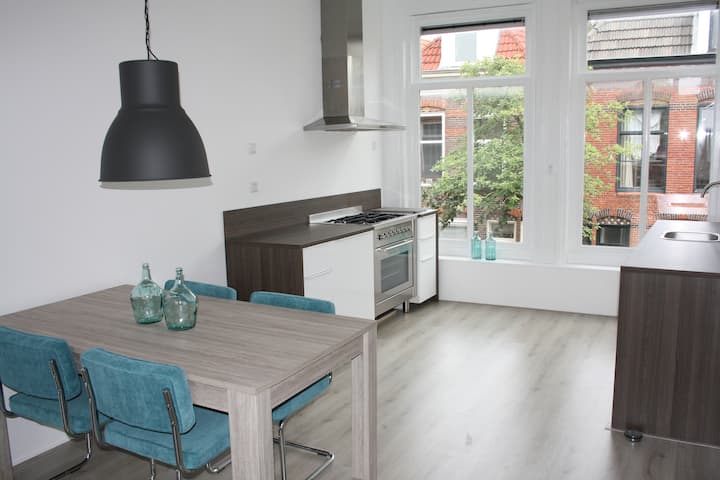 Spacious Bright , Modern Apartment W Balcony - Groningen