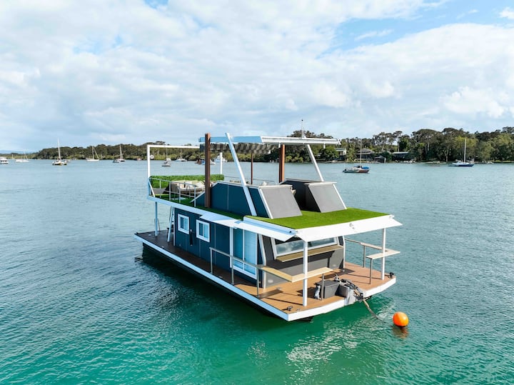 Classic Martini•noosa River - Noosa Heads