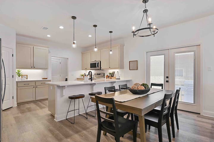 Harvey House- Newly Built Minutes From Kyle Field - Bryan