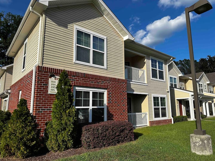 Cozy First Floor Condo - Greenville, NC