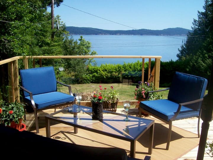 The Sea Side Cottage~ - Salt Spring Island