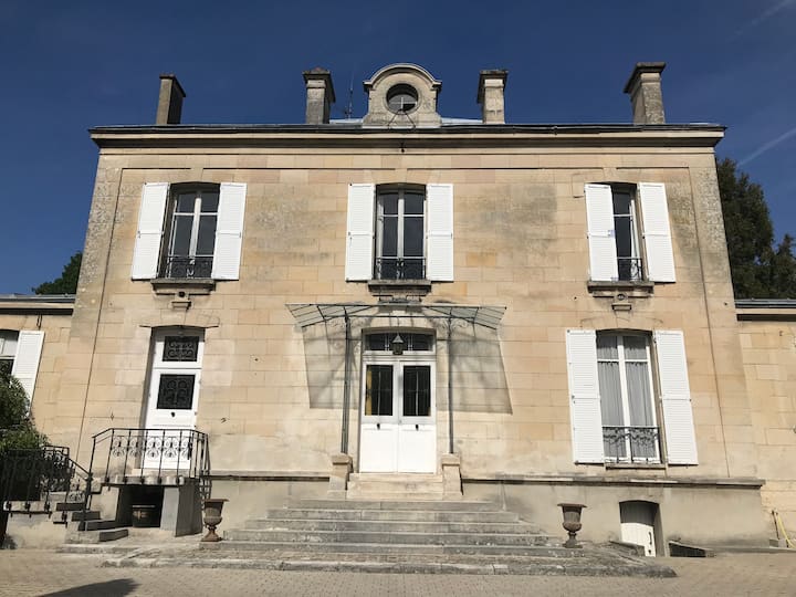 Duplex 230 M2 ** 5 Ch -  Idéal Famille/groupes ** - Oise