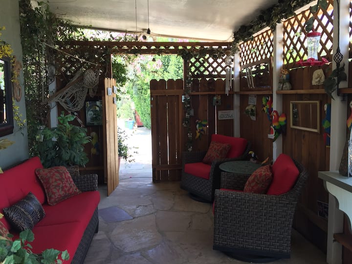 Los Angeles Canyon Retreat! - Simi Valley, CA
