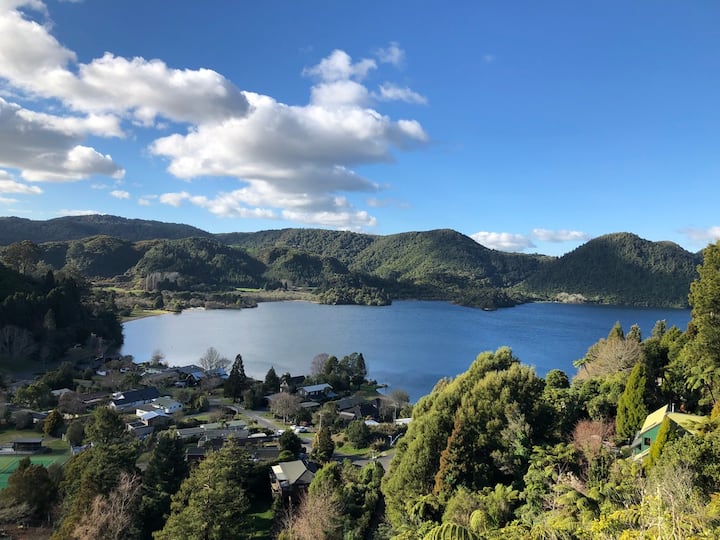 Okareka View Studio: A Peaceful Rural Lake Retreat - Rotorua