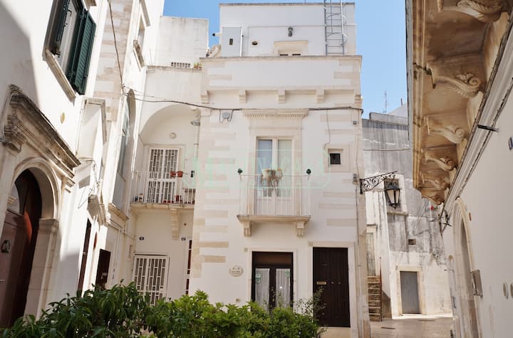 Palazzotto In Pietra Viva - Locorotondo