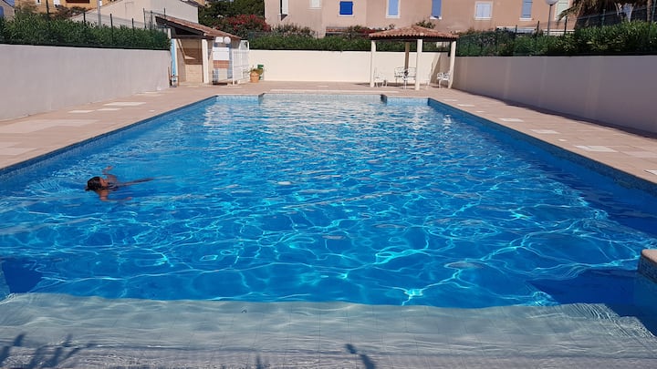 Villa Club Duplex T2 Piscine, Plage à Pieds - Toulon