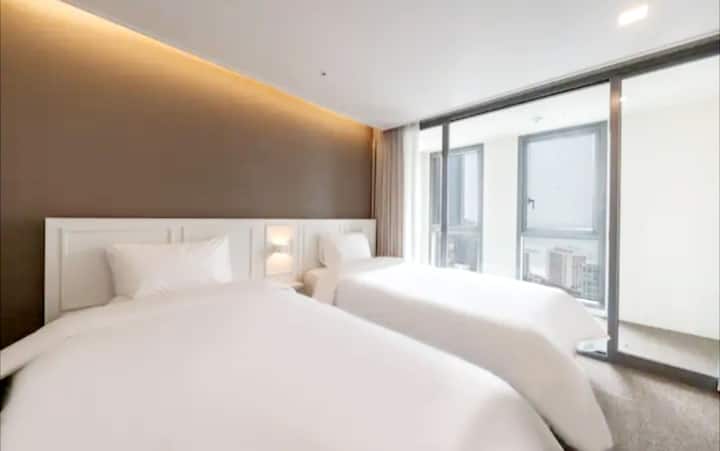 :호텔&에어비앤비:투베드 신축 샤틴(5성)침구 #엘본더스테이#장기환영 - Busan