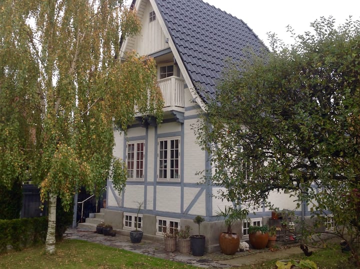 Bright Apartment In Fairytale House - Odense
