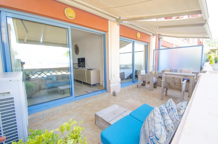 Appartement Donnant Directement Sur Plage - Théoule-sur-Mer