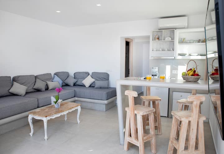 "Amethyst" Romantic Apartment With Sea View" - Paros