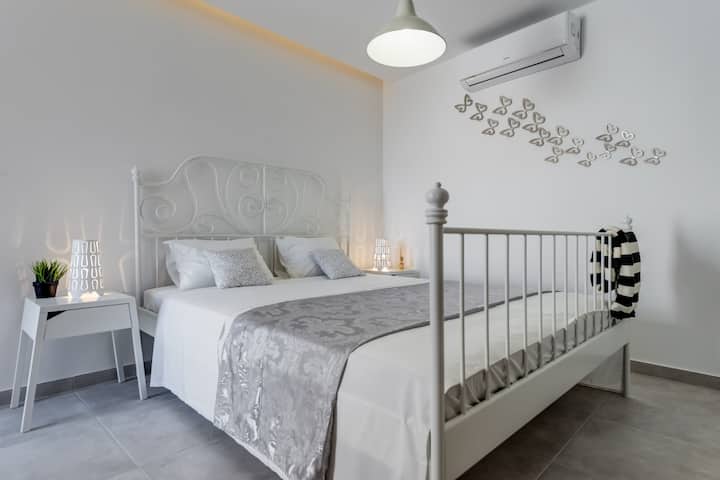 Riva Studio Apartment - Sutivan