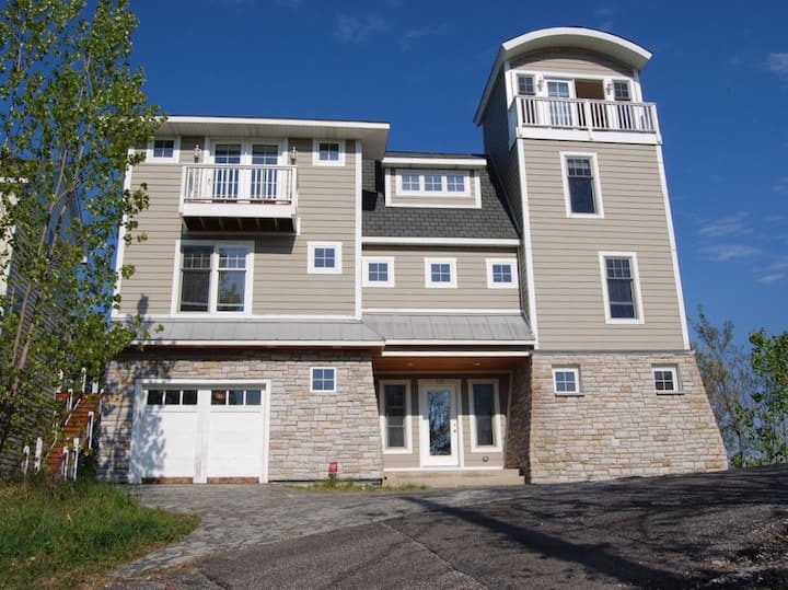 Beautiful Home With Beach Views In Beachwalk - Michigan City, IN