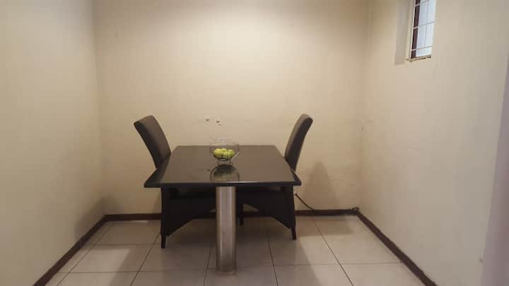 Mmd Guest House - East London