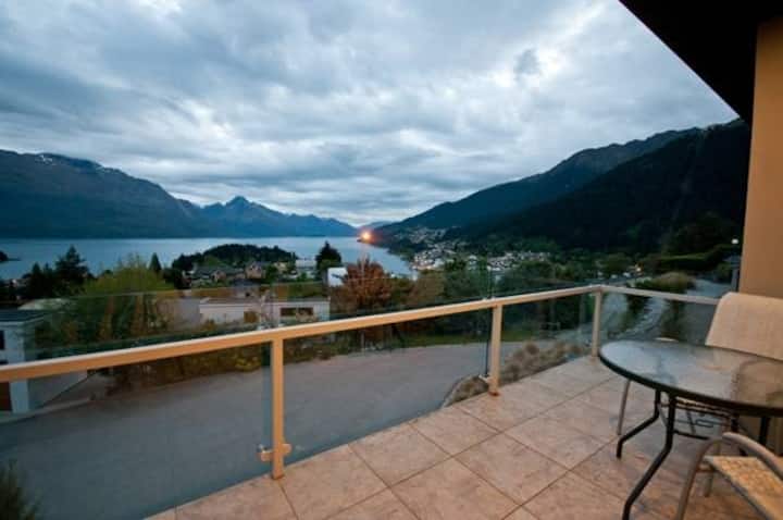 Rangatira, Amazing Views & Central Location - Queenstown