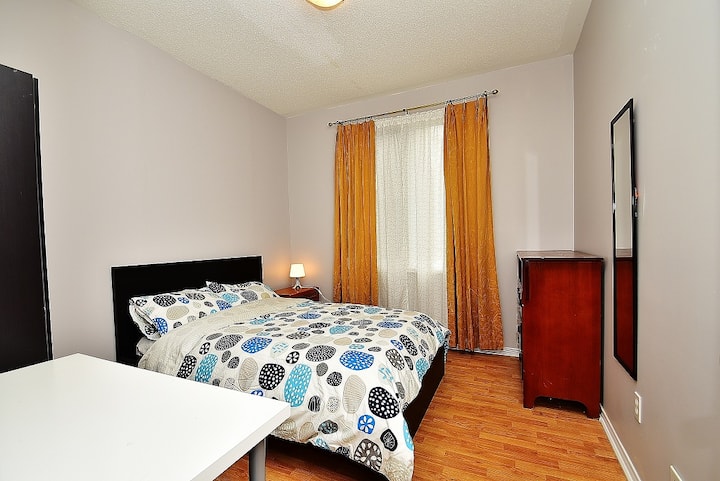 Room Ms In Kanata High Tech Centre (Min 30 N) - 卡娜塔