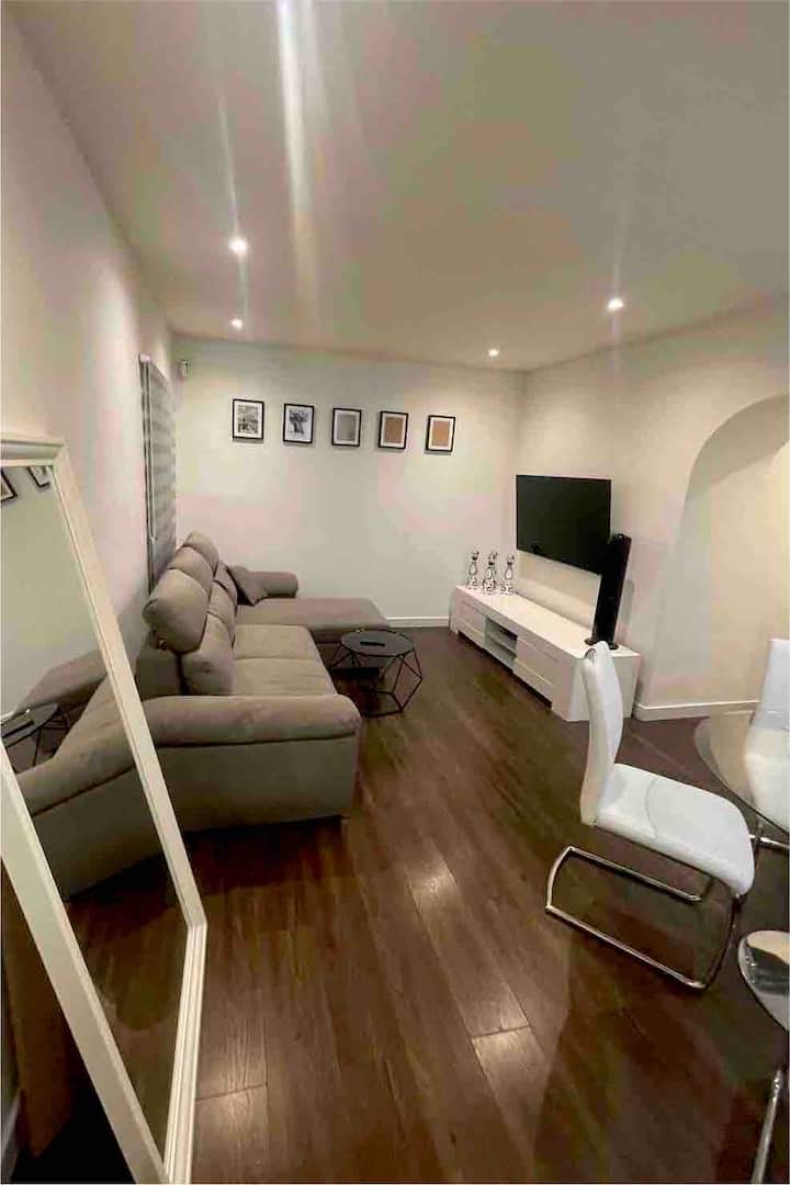 Piso Cómodo, Reformado En La Mejor Zona D Madrid - 馬德里