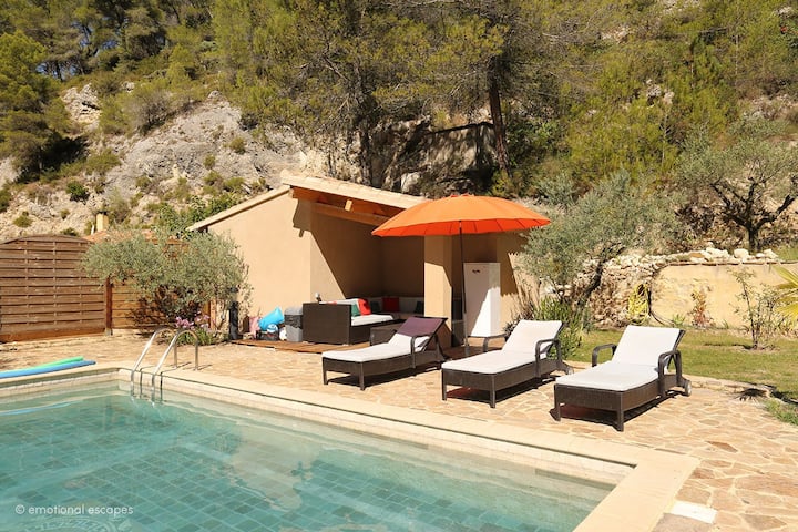 Sleeps 8 In An Idyllic Location Le Barroux - Malaucène