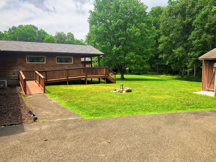Private Room On Large Ohiopyle Property - Farmington, PA