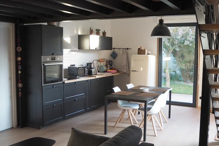 Joli Atelier Dans Un éCrin De Verdure En Ville - Reims