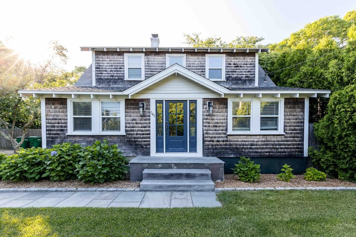 Charming Vineyard Classic Home-walk To Town & Boat - Oak Bluffs, MA