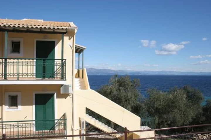 R 326 Deluxe 2 Bedroom Residence With Sea View Maid Service - Paxos