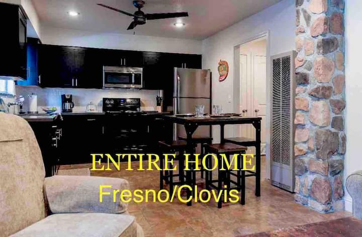 Entire Fresno/clovis - Poolside Suite - Clovis, CA