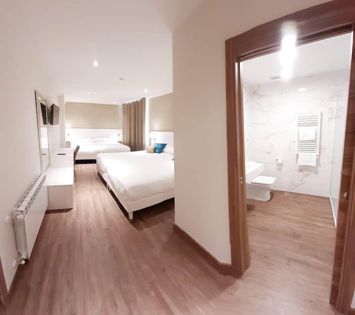 Hotel La Terraza - Habitación Cuádruple Con 4 Camas - Betanzos