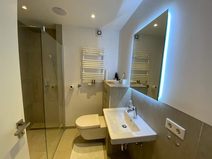 Luxussanierte Traumwohnung In Super Lage Langzeit - München