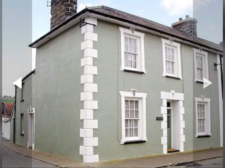 4 Bedroom Cottage In Aberaeron - Aberaeron