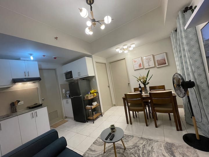 2 Bedroom Resort-inspired Condo Unit - Valenzuela