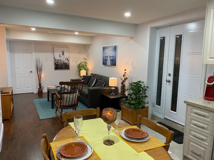 A Quiet, Comfortable, Clean And Spacious Apartment - Waterloo