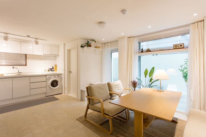 Second Home With Small Yard - Seoul