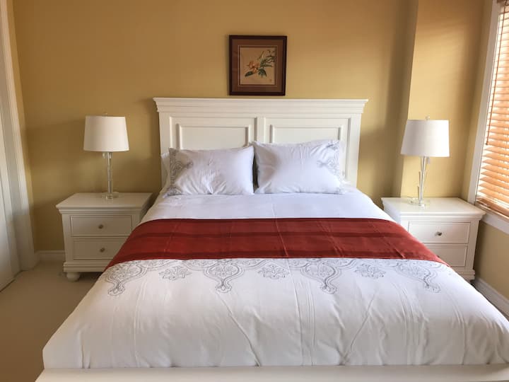 Private Room Steps To Subway And Airport Train-202 - Toronto