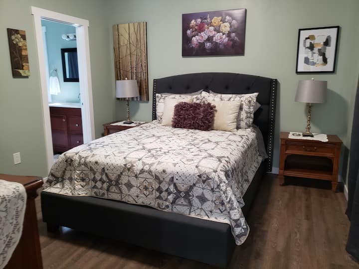 New Duplex Unit - 5 Minutes From Downtown - Spokane, WA